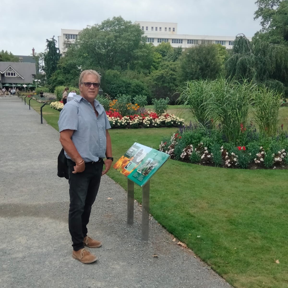 Our Team | IMIU.co.uk